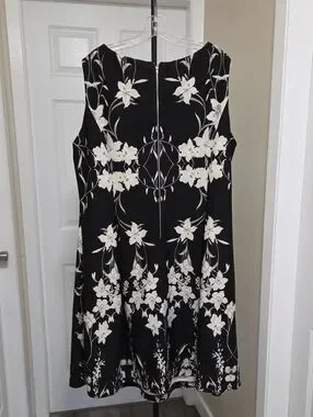Laura | Dresses | Laura Plus Size Black White Floral Midi Dress ...